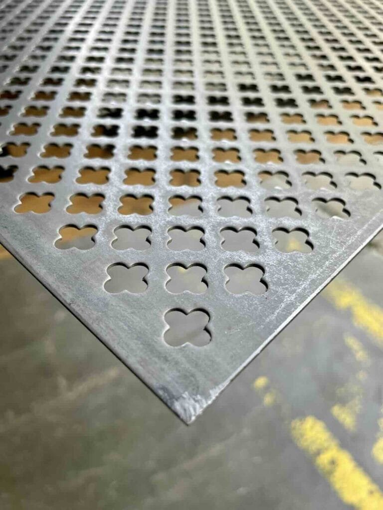 Chapa Perforada para Fachadas Ventiladas: Guía Completa | Rayter